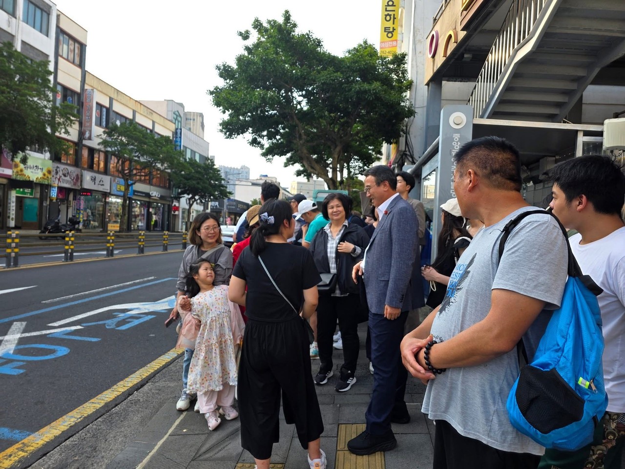 오순문 시장 680번 버스 깜짝 탑승, ‘크루즈 관광객과 소통’